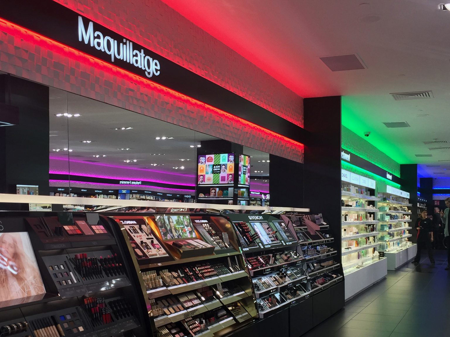 Sephora Cosmetics | Clip Arquitectes